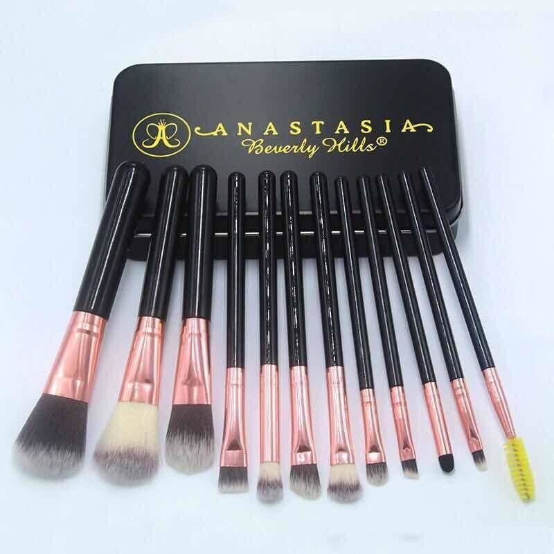 Health & Beauty :: Beauty :: Makeup :: Makeup Brushes & Accessories ...