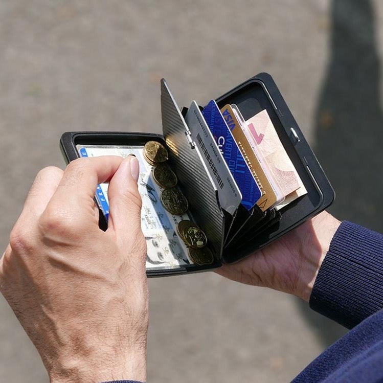 Buy Ecoenigma Ogon Smart Case V2 Large Aluminium Wallet - Carbon Print ...